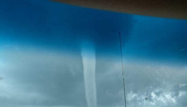 Cómo se forma la tromba marina que se observó ayer en en Necochea - 2262
