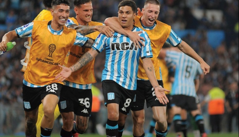 Después de 32 años y con una fiesta en el Cilindro, Racing clasificó a ...